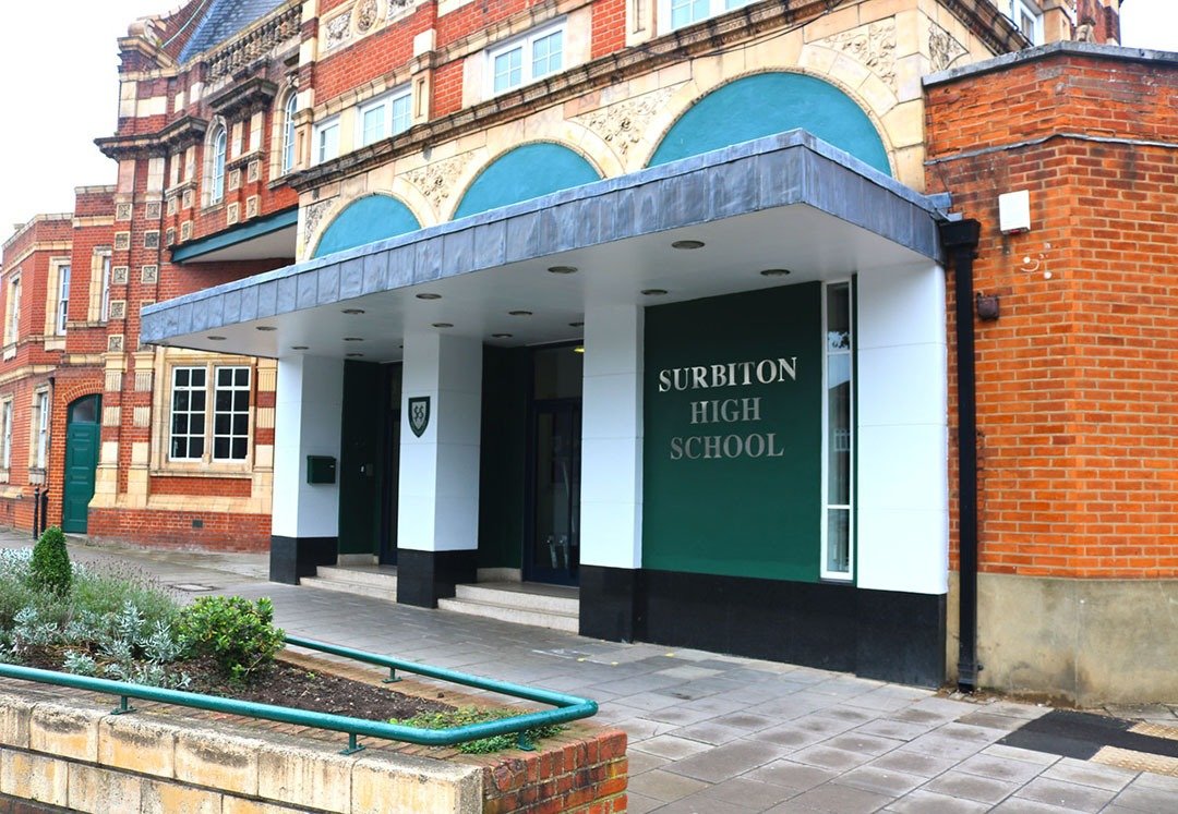راهنمای مرحله به مرحله تحصیل در مدرسه Surbiton انگلستان | گروه پیوند
